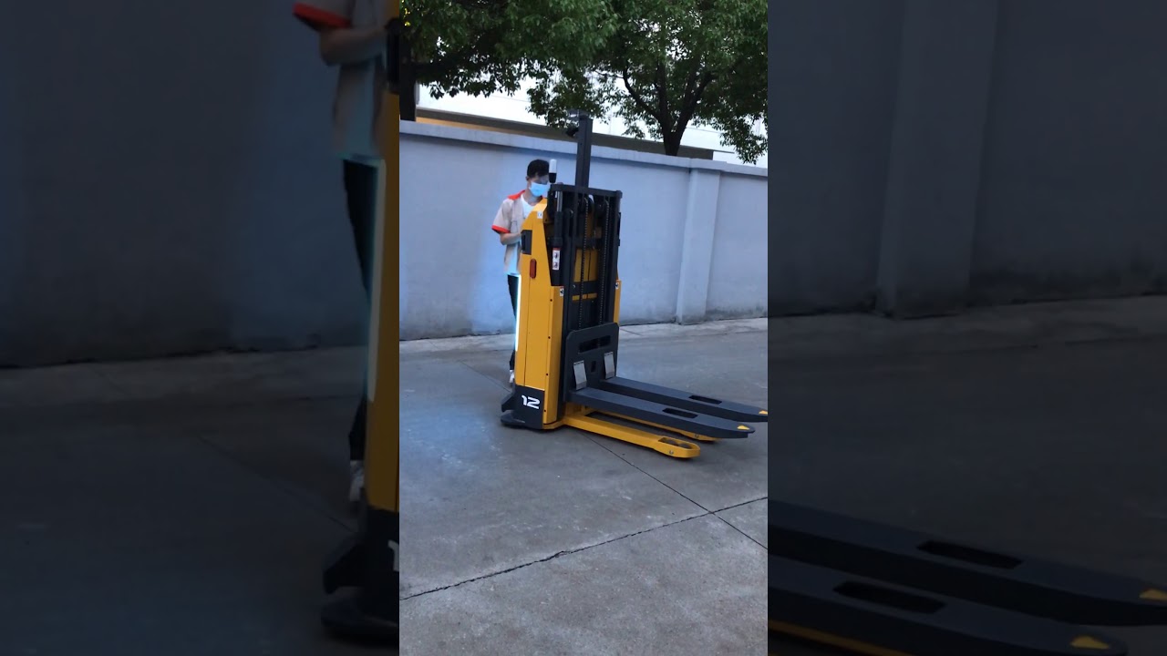 Mini AGV Testing - YouTube