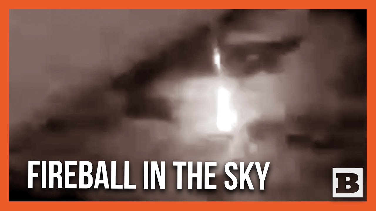 Doorbell Camera Captured Fireball SHOOTING THROUGH SKY in Iowa - YouTube