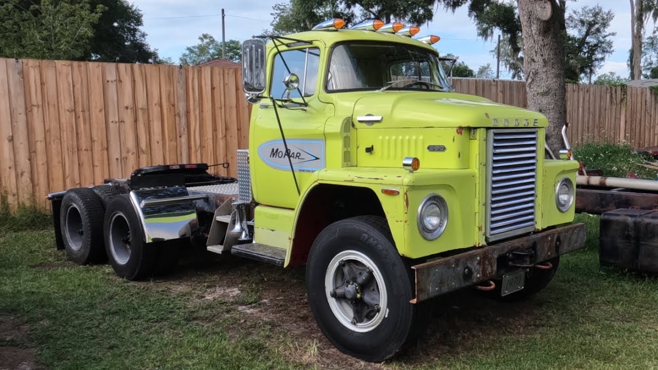 Driving my 1970 Dodge C800 Swing-Out-Fender Truck and Walkaround - YouTube