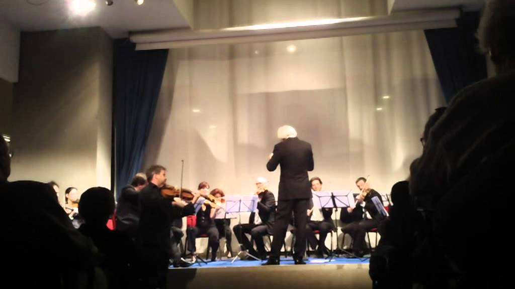 Alessandro Rolla, divertimento per viola ed archi - YouTube