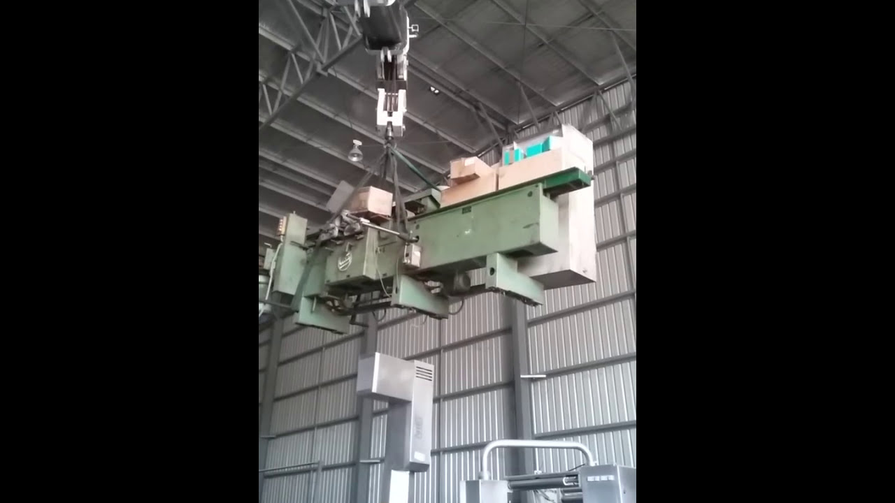 Terex (Franna) Mac 25-4 Lifting a Machine and putting on a trailer ...