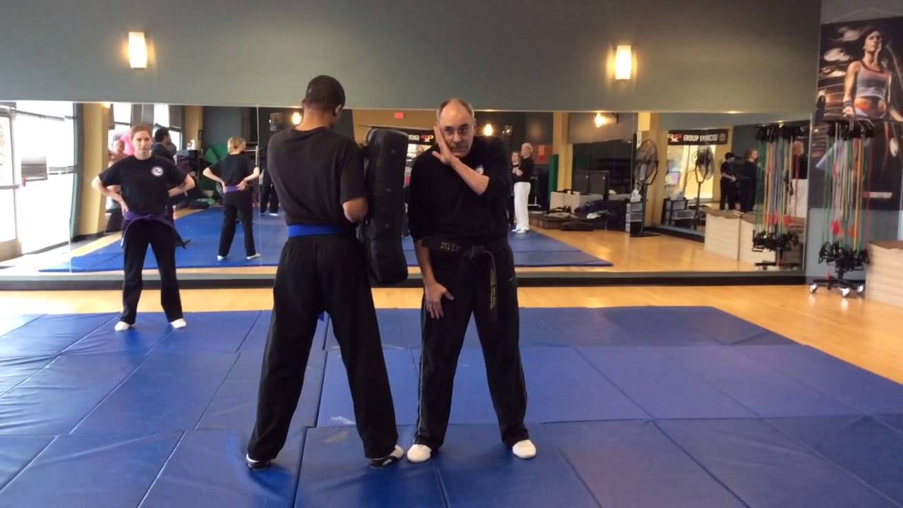 Shoulder strike/head butt - YouTube