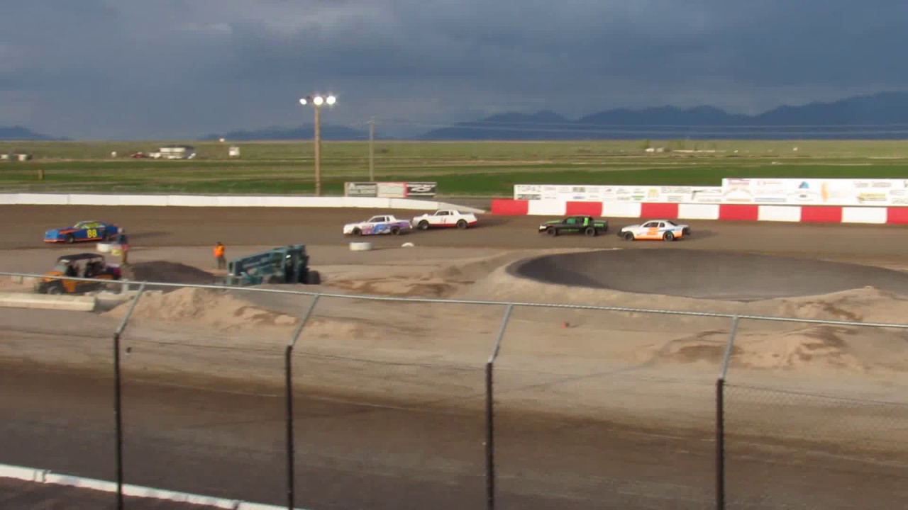 Millard County Raceway Super Stock Heat Races 4/28/17 - YouTube