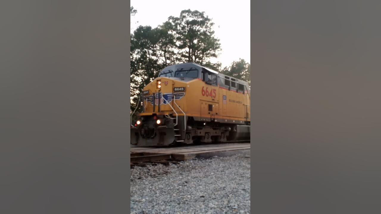 UP #6645 leads a happy EB UP manifest out of Lake Charles, Louisiana!!! - YouTube