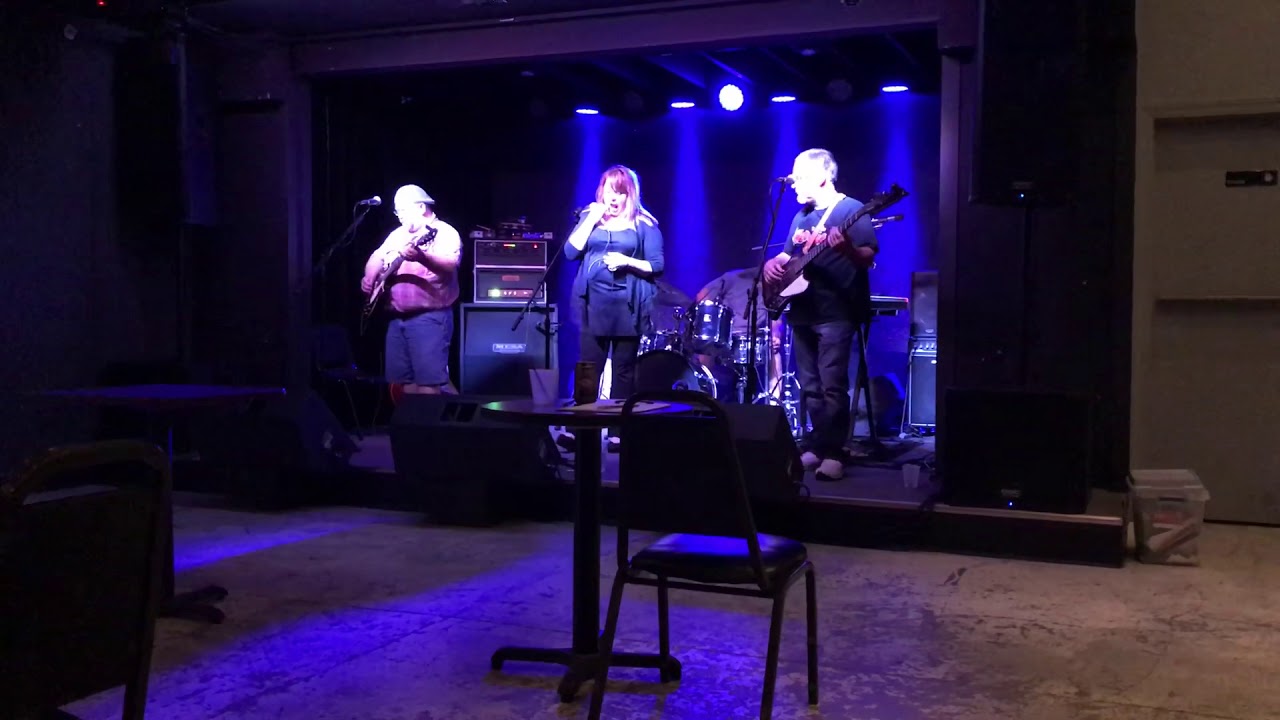 DogHouse Daisy Band live at Limelight - YouTube