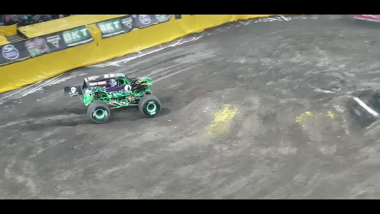 Grave Digger's Freestyle Run - YouTube