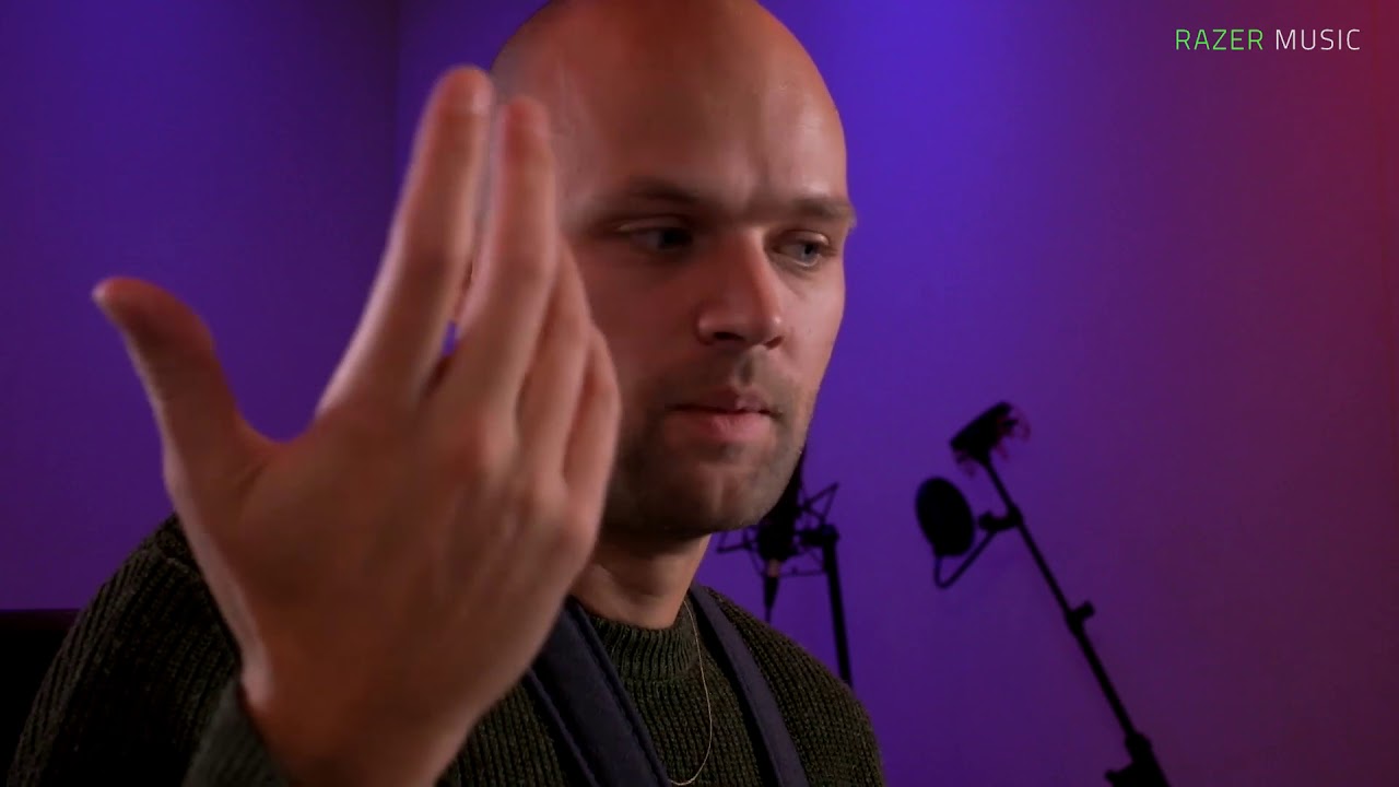Razer Music | Noisia - Creative Mixing with Nik - YouTube