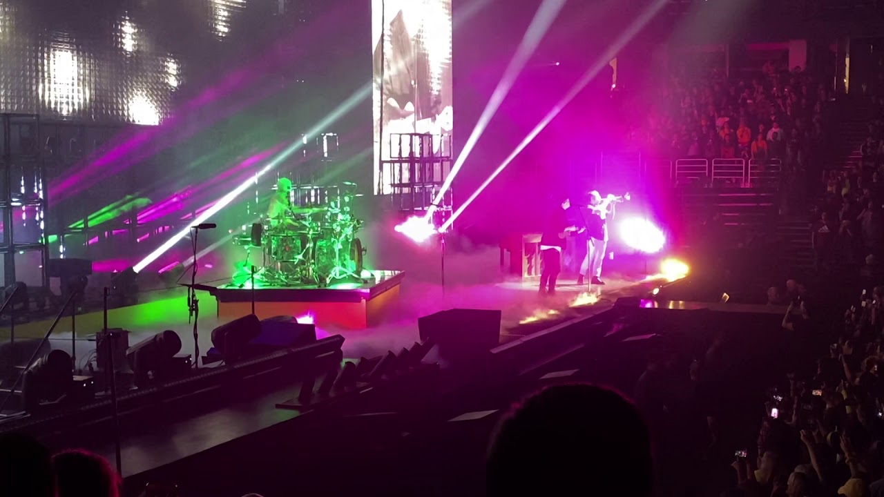 Twenty One Pilots - Fall Away (Bandito Tour Nov 2, 2019) - YouTube