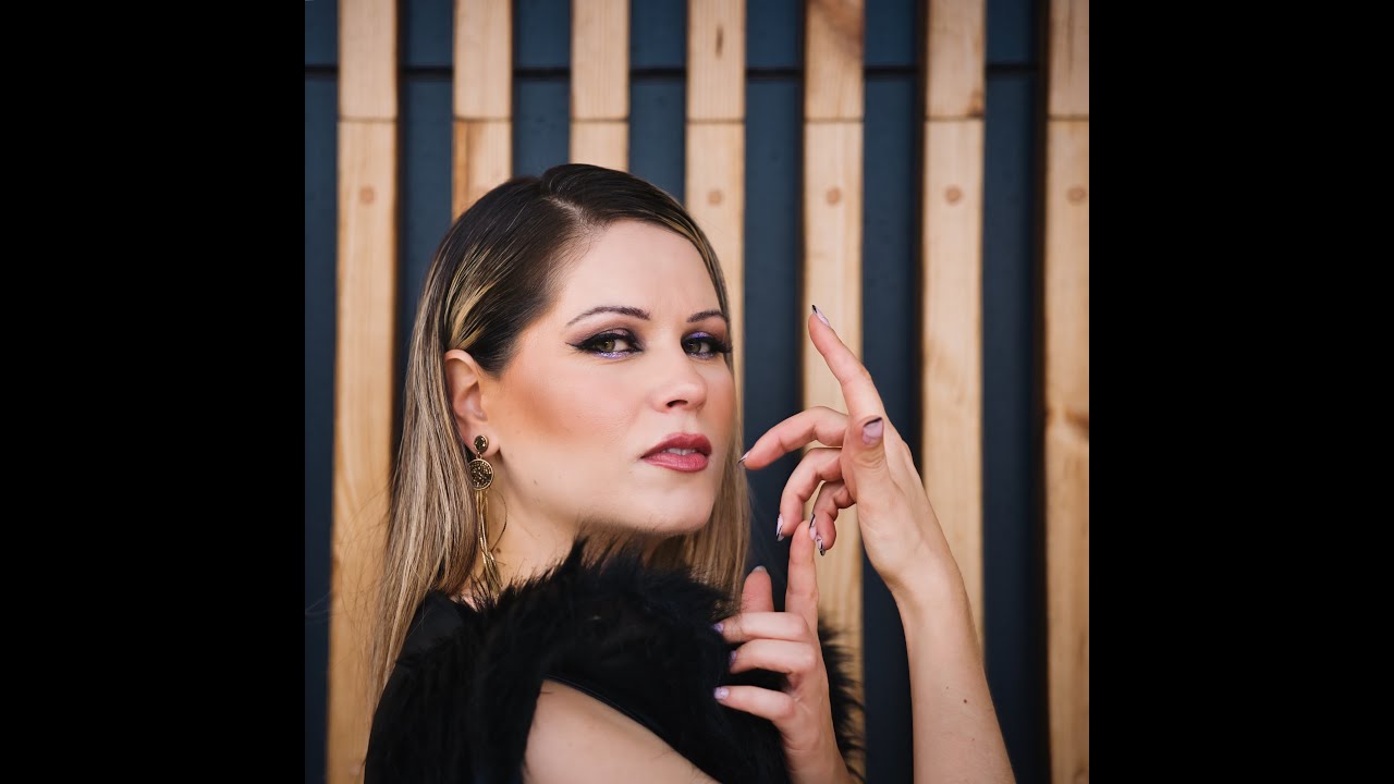 Caprichar - Mónica Pires - Vídeo Oficial - YouTube