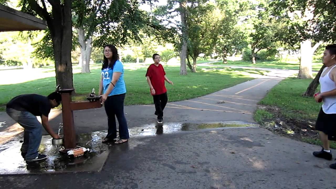 getting wet with the water fountain - YouTube