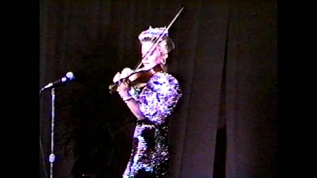 Gretchen Carlson 1989