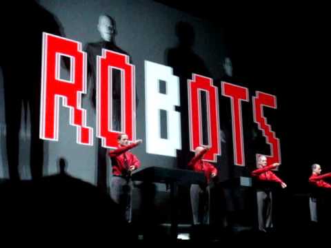 Kraftwerk - The Robots - 3D Live @ Ryman Auditorium_Nashville - YouTube