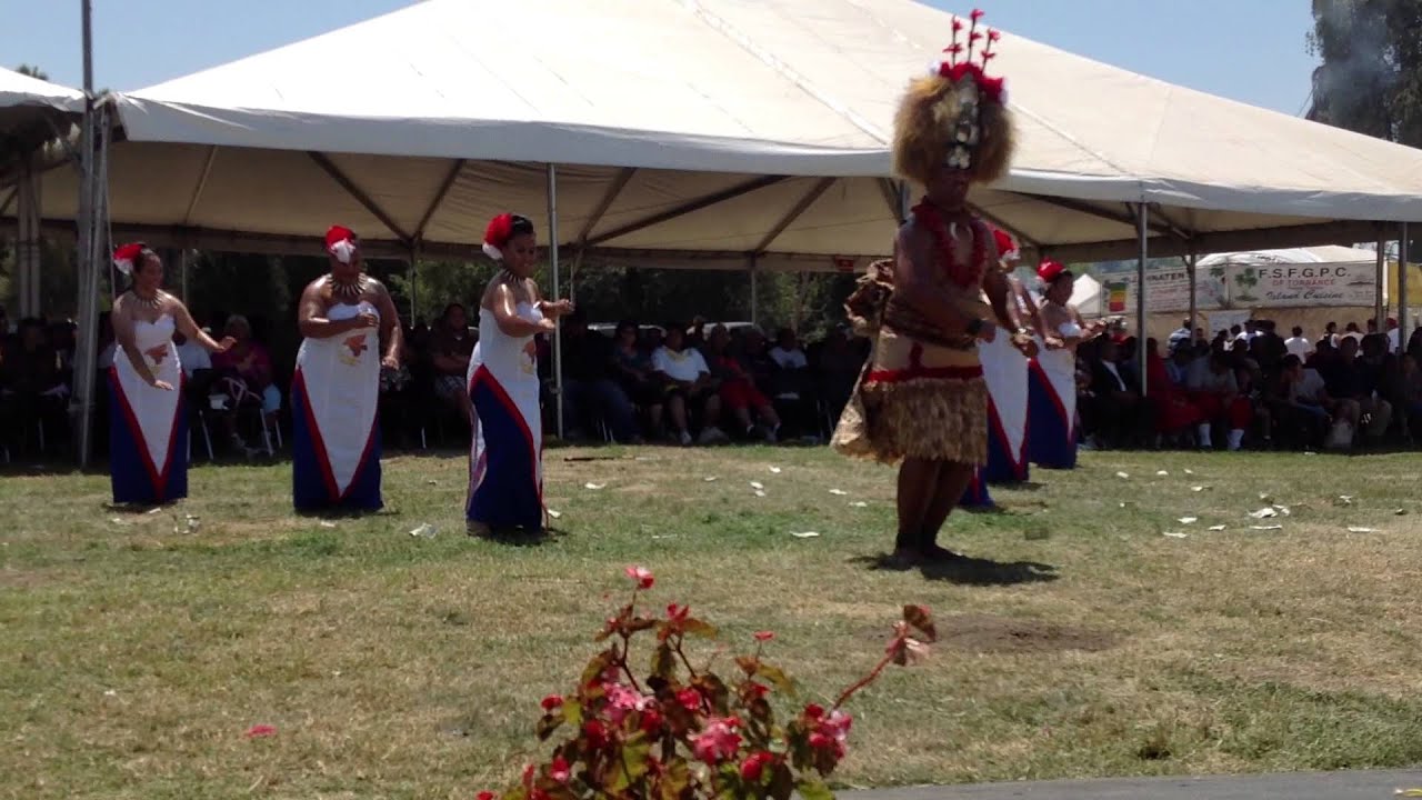 Tama'ita'i Dance Group Carson,CA Samoan Flag Day 2013 (Iesu E & Taupou ...