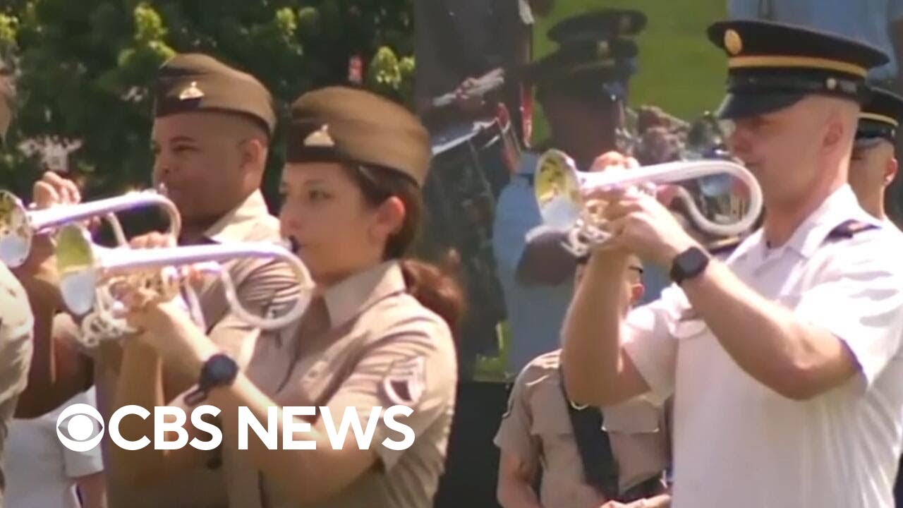 Army Old Guard Fife and Drum Corps prepares for military parade - YouTube