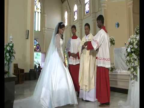 Wedding of Frido & Shani at St Sebastian's Church Negombo Offertory ...