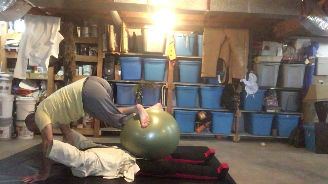 Grappling Dummy Float Pass Drill - YouTube