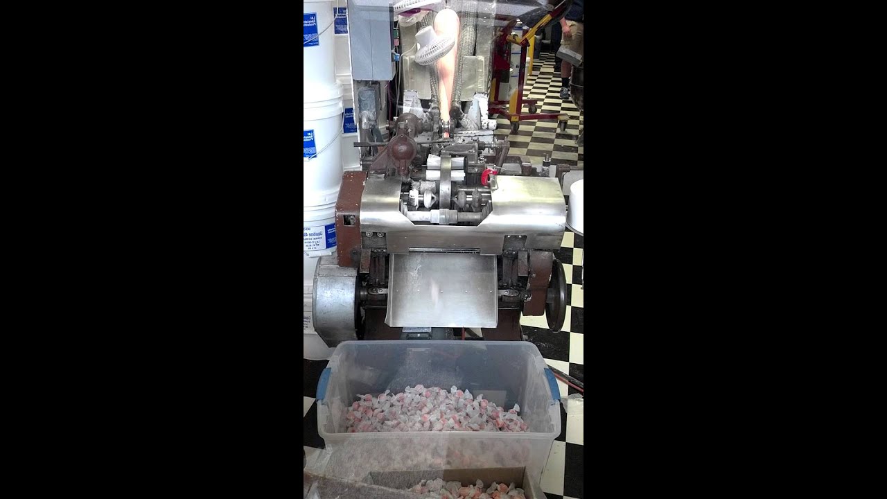 Salt Water Taffy Machine ~ New Port, OR - YouTube