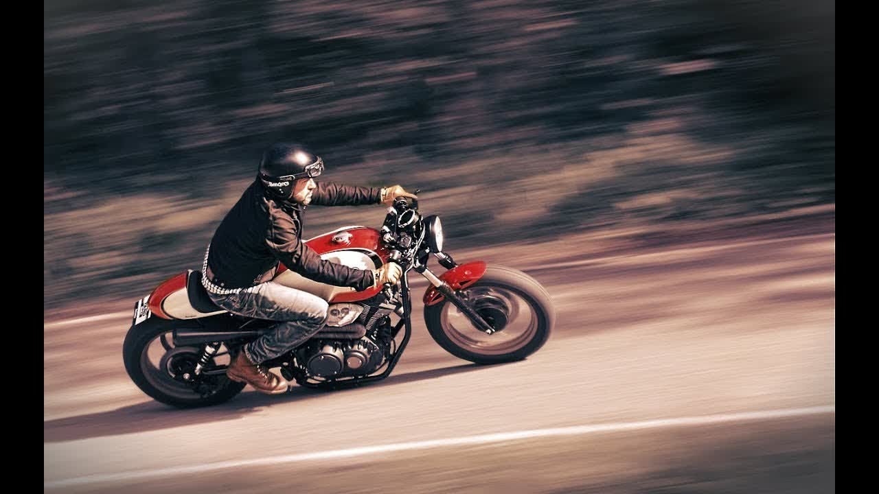 Custom Yamaha Bolt XV950 by Benders Echte | Custom Moto - YouTube