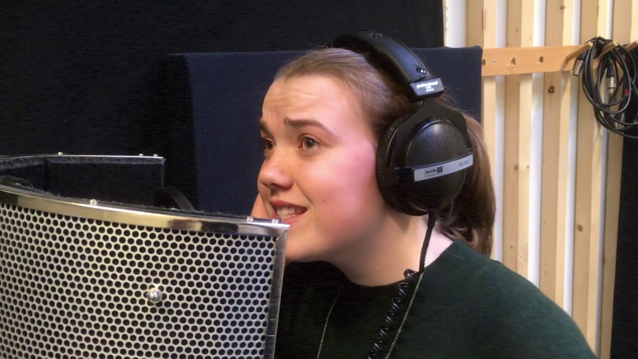 Musikkelever Rud vgs: «Summer shower» - YouTube