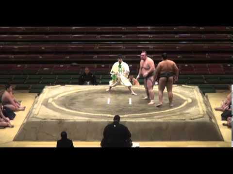 Musashikuni vs Komatsukasa Day 15 Sumo Hatsu Basho January 2014 - YouTube