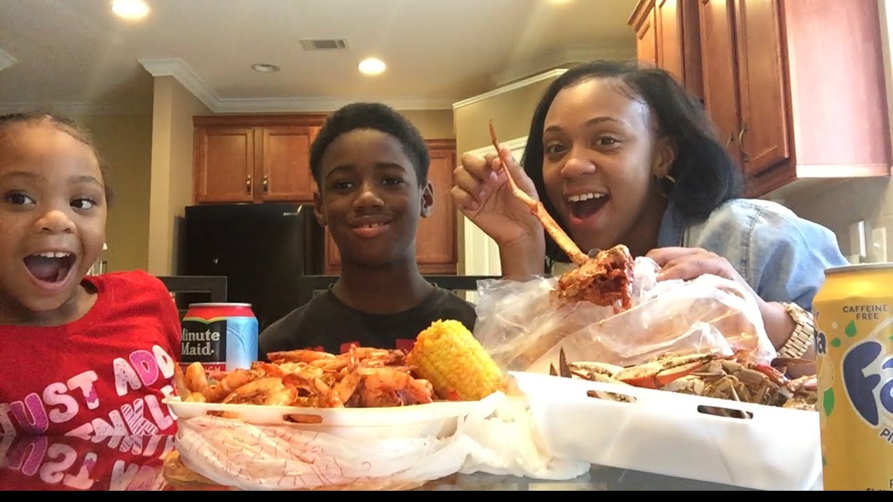 Seafood mukbang with the kids They loved it !!!! - YouTube