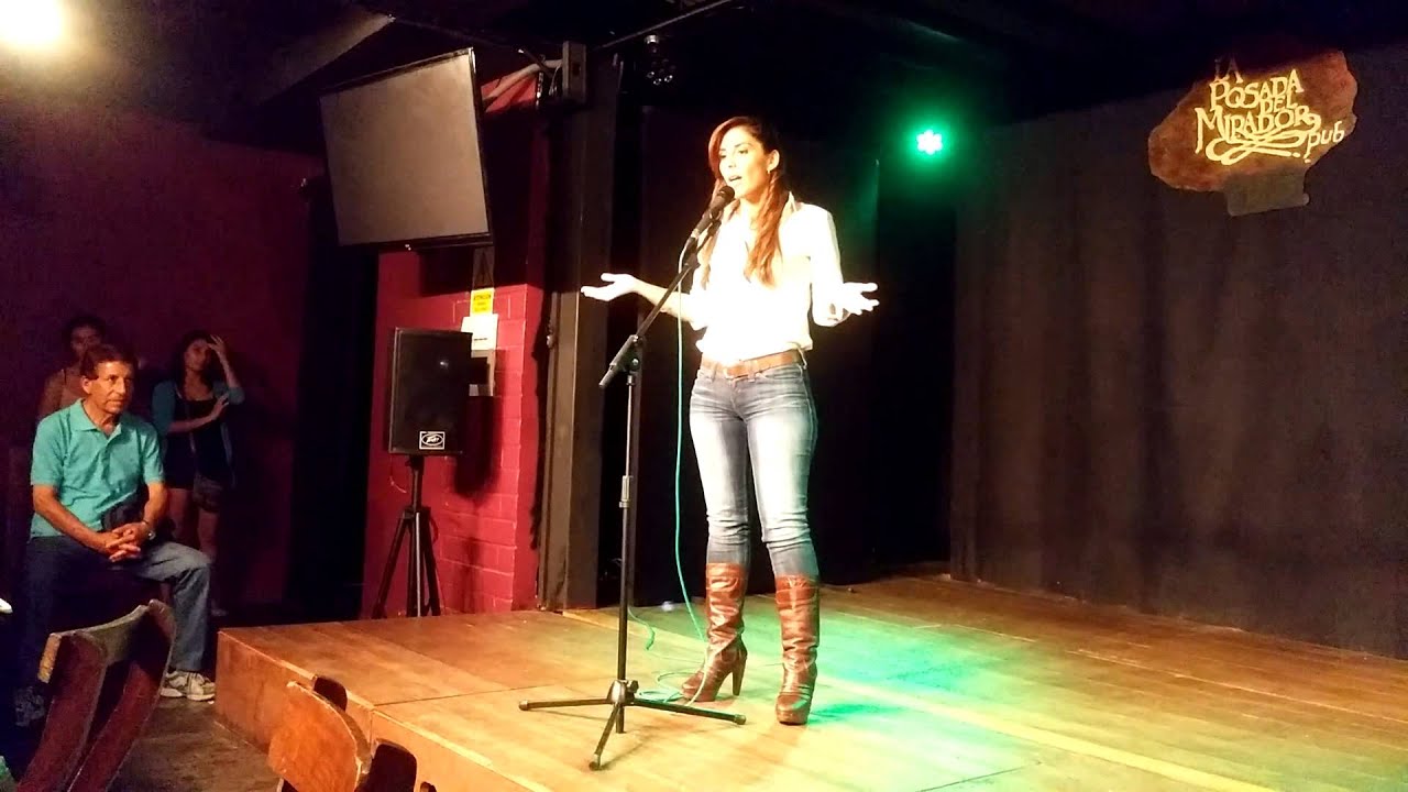 Stand Up Comedy Pamela Acosta - Los Periodistas - YouTube