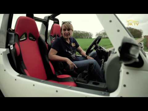 Jutta Kleinschmidt testet Quadix Buggy 800 Straßenversion