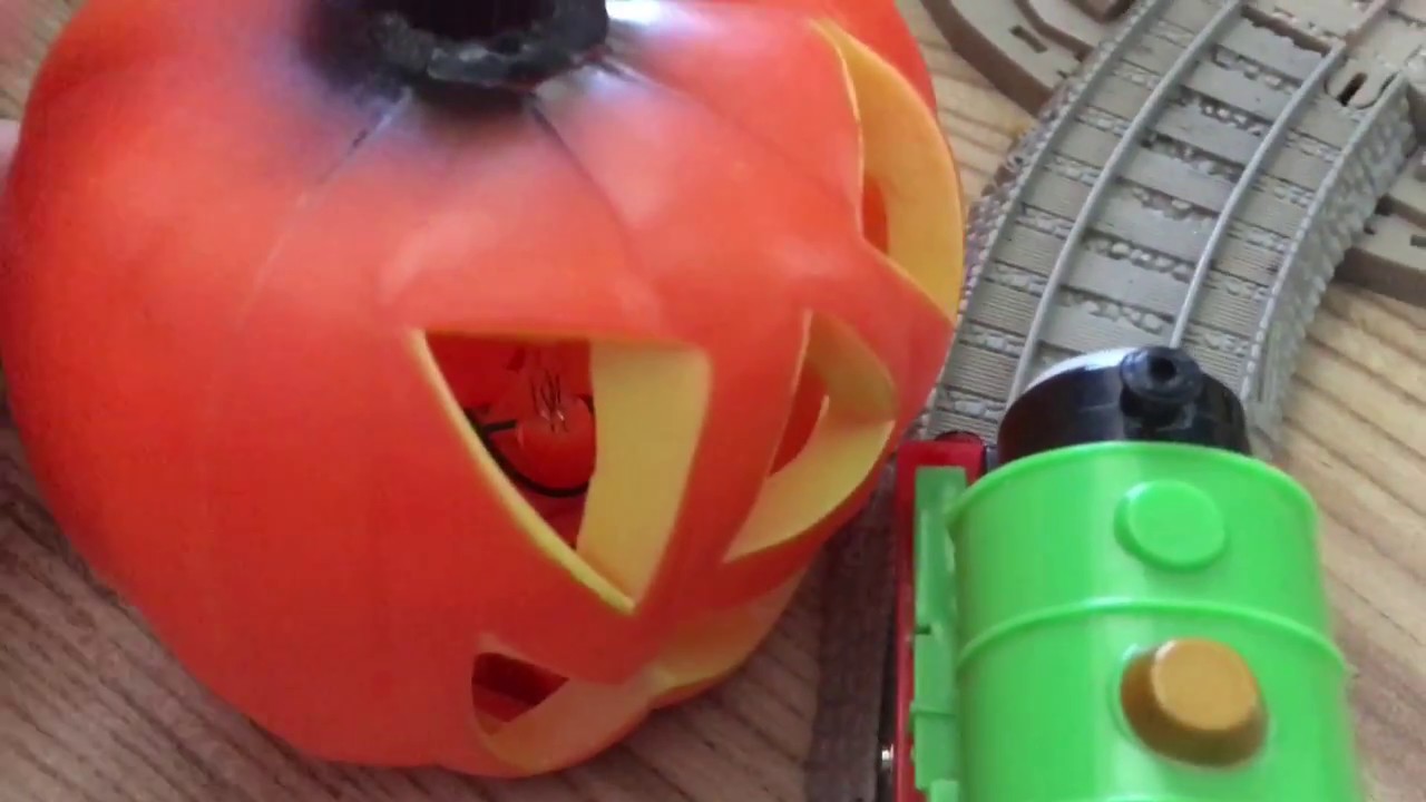 Train Shorts 5: Pumpkin Carving - YouTube