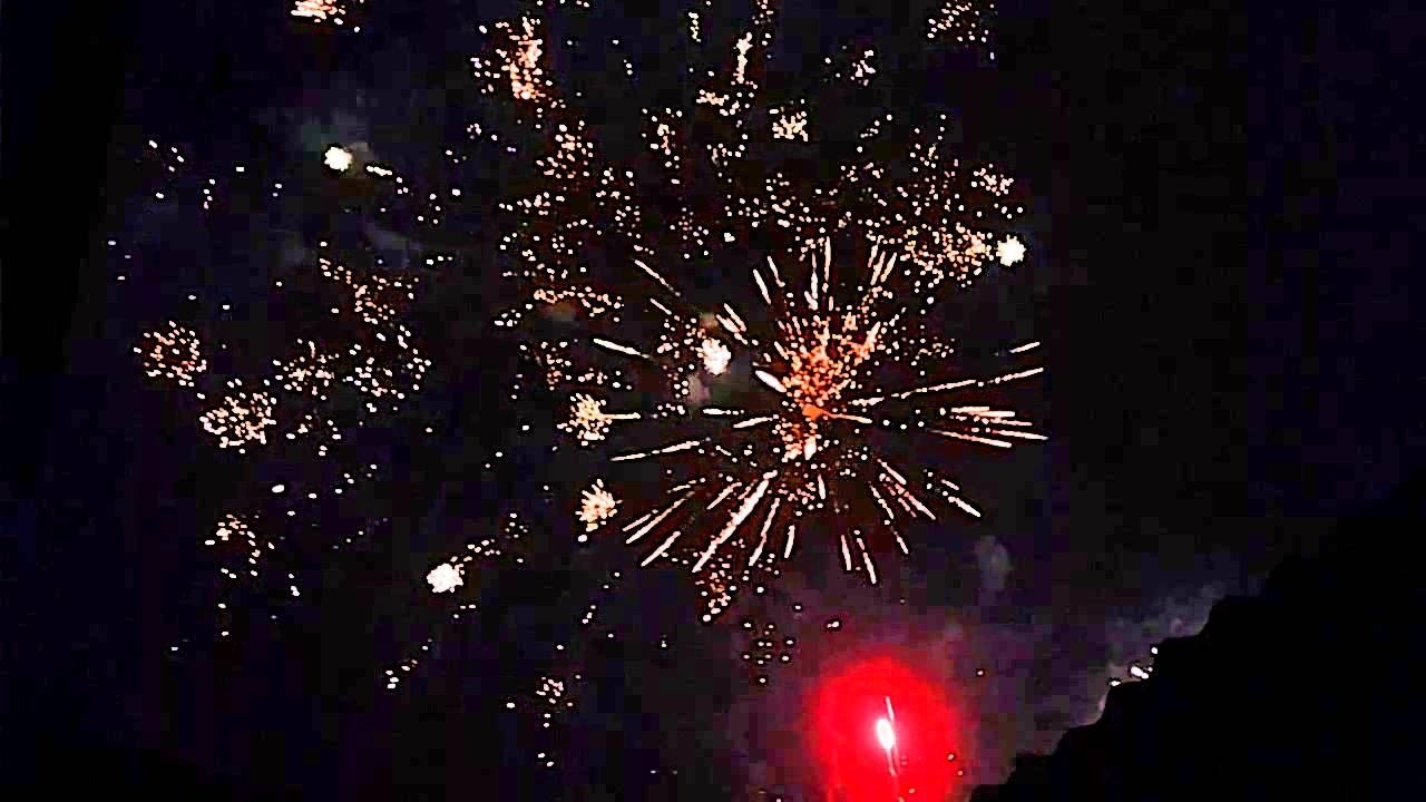 Mis cohetillos - YouTube