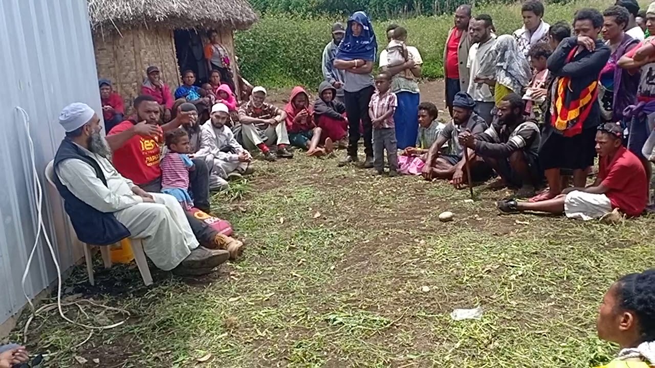 Sharing Islam at one of the villages IN Papua New Guinea - YouTube