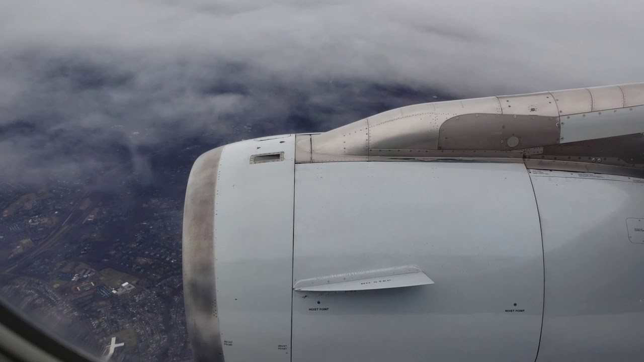 ️😁Spectacular Rain Fog Challenging landings during STORM-Low visibility ...