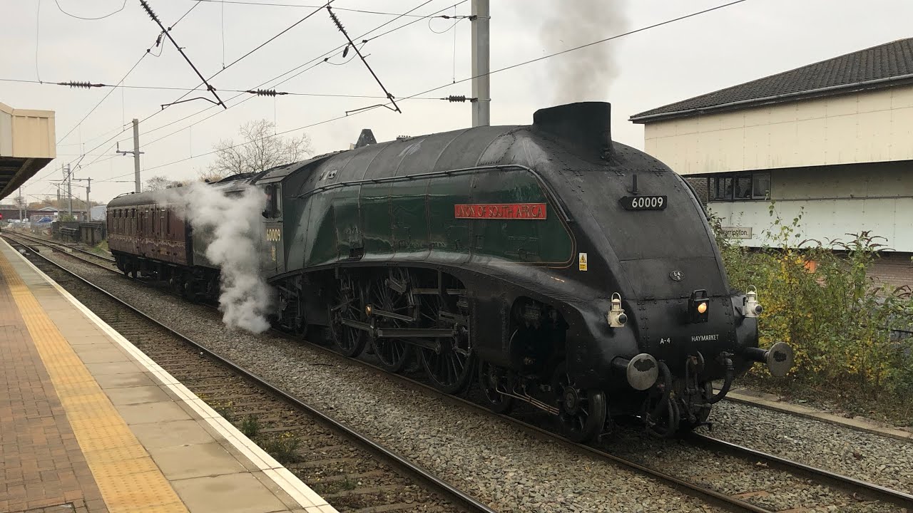 WCR operated 60009 Union of South Africa waits on Plat UG + Freight at ...