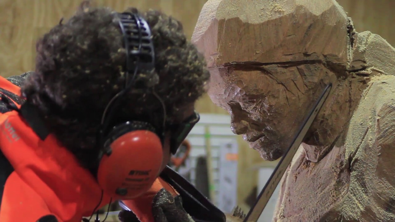 Chainsaw Carving - Human Face - YouTube