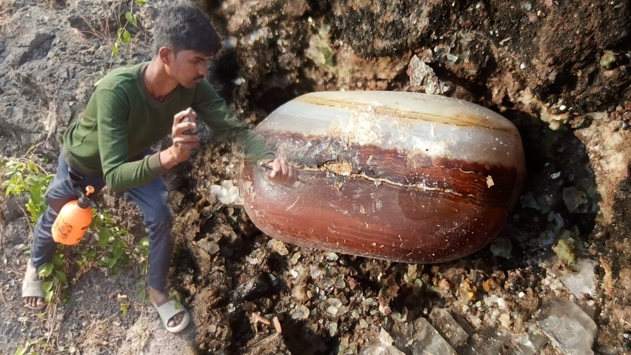 The MOST ICONIC piece of volcano gems Stone! [ Strange gemstone Hunt By ...