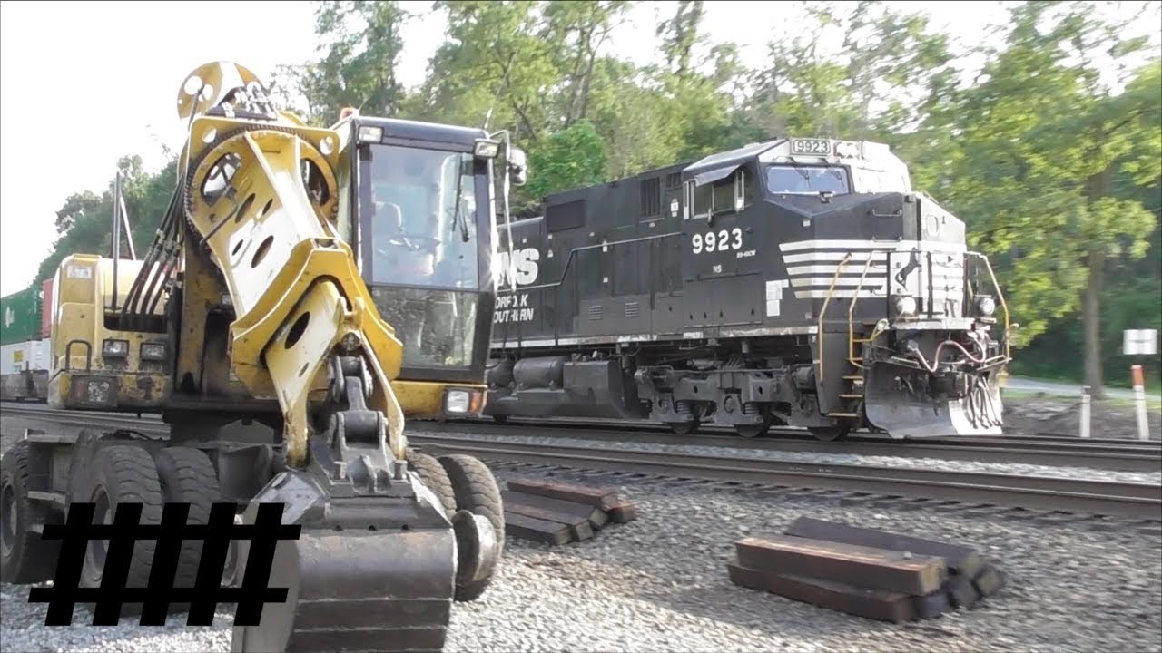 NS Intermodal Train with Gradall Telescopic Boom Wheeled Excavator in ...