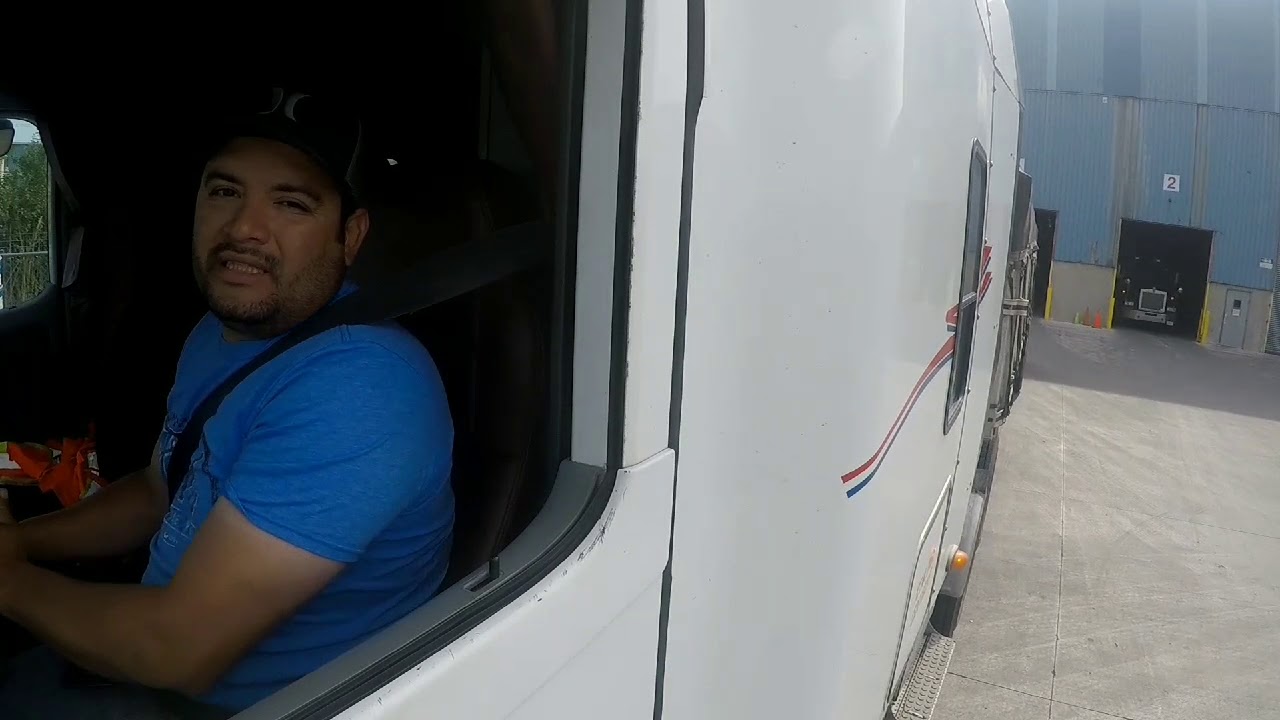 Como estacionar un trailer en línea recta - YouTube