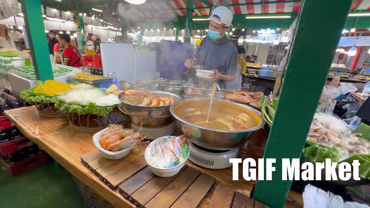 Night market in central Bangkok | TGIF Market 4K Walking - YouTube