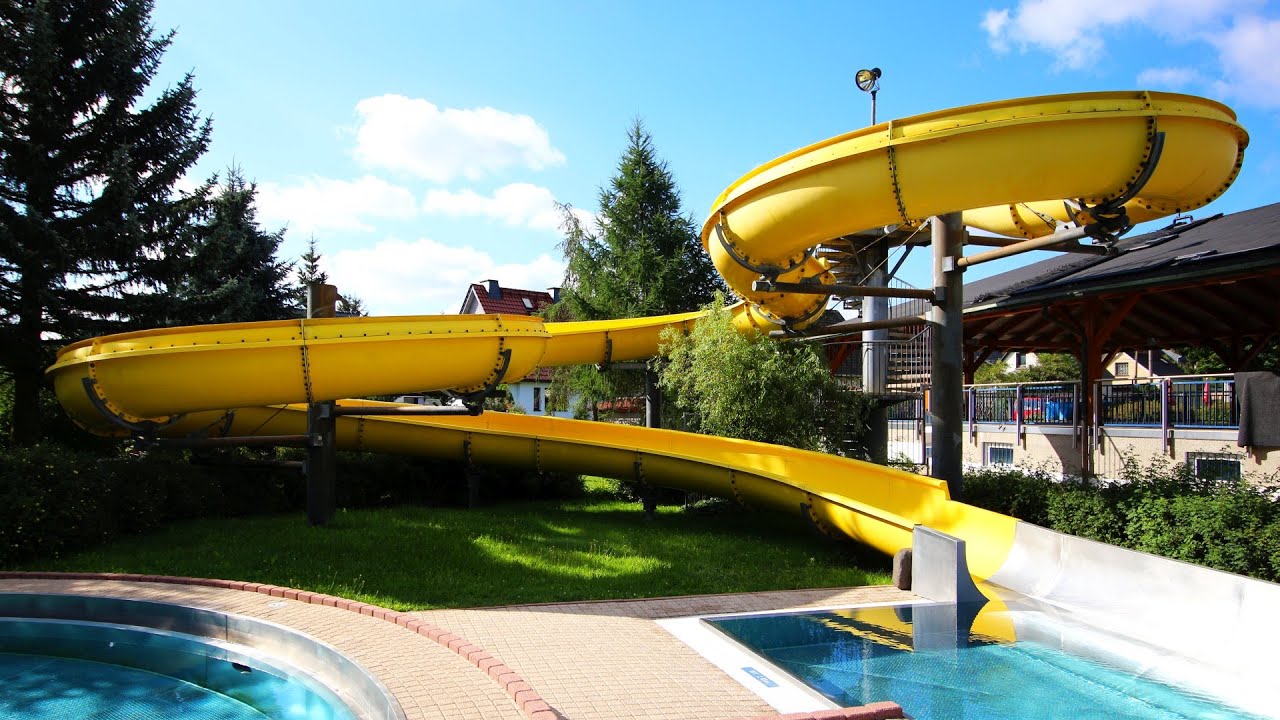 offene Riesenrutsche :: gelbe Freibad-Rutsche | Erlebnisbad Dorfhain ...