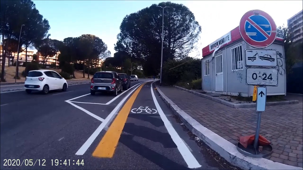 Cycling experience on Rome's new bike lanes May 2020 - YouTube
