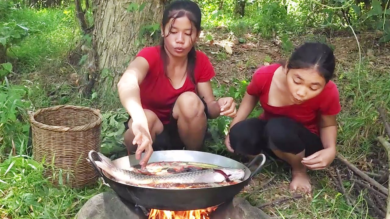 Yummy Yummy Big Fish Soup Recipe for jungle food @RinaAdventureAllTime ...