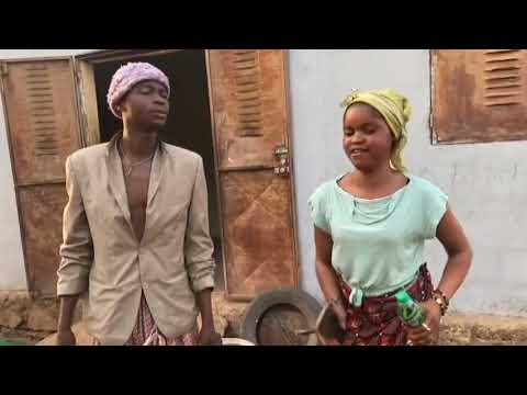 Familles bizarre, avec les chose bizarre 😂😂😂😂 - YouTube