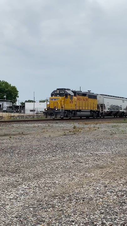 UP 1476 speeds though Paragould #unionpacific #railroad #UP 1476 - YouTube