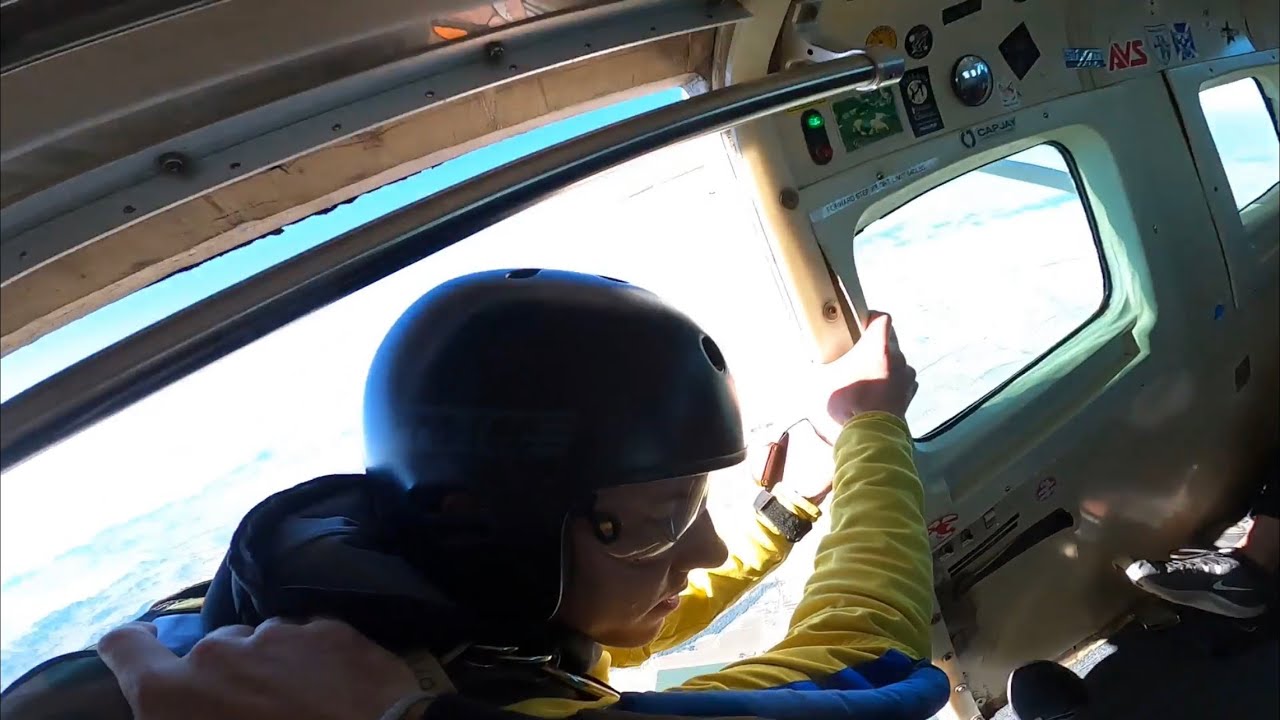 AFF level 4 at Skydive Buckeye - YouTube
