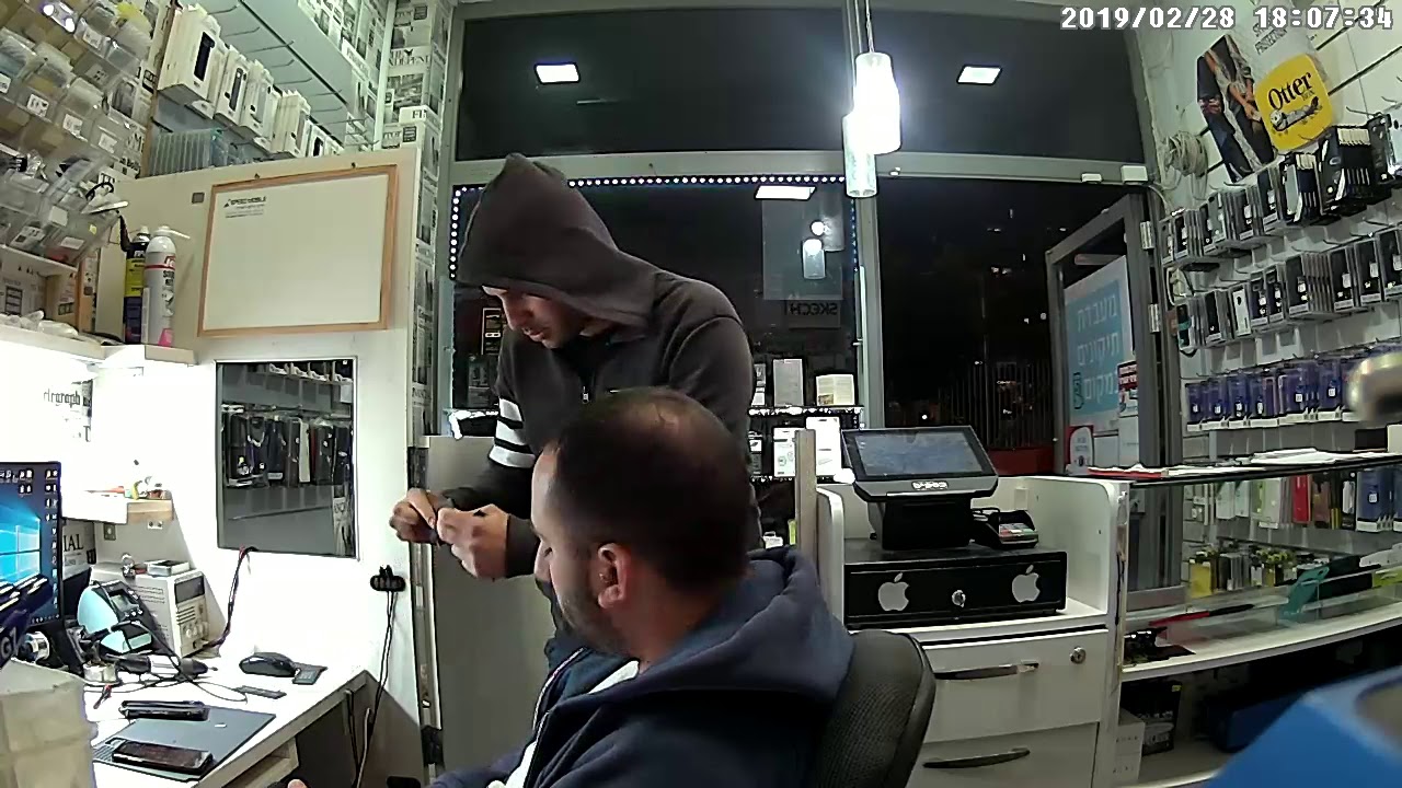 Battery iPhone Bomb - סוללה של אייפון מתפוצצת - YouTube