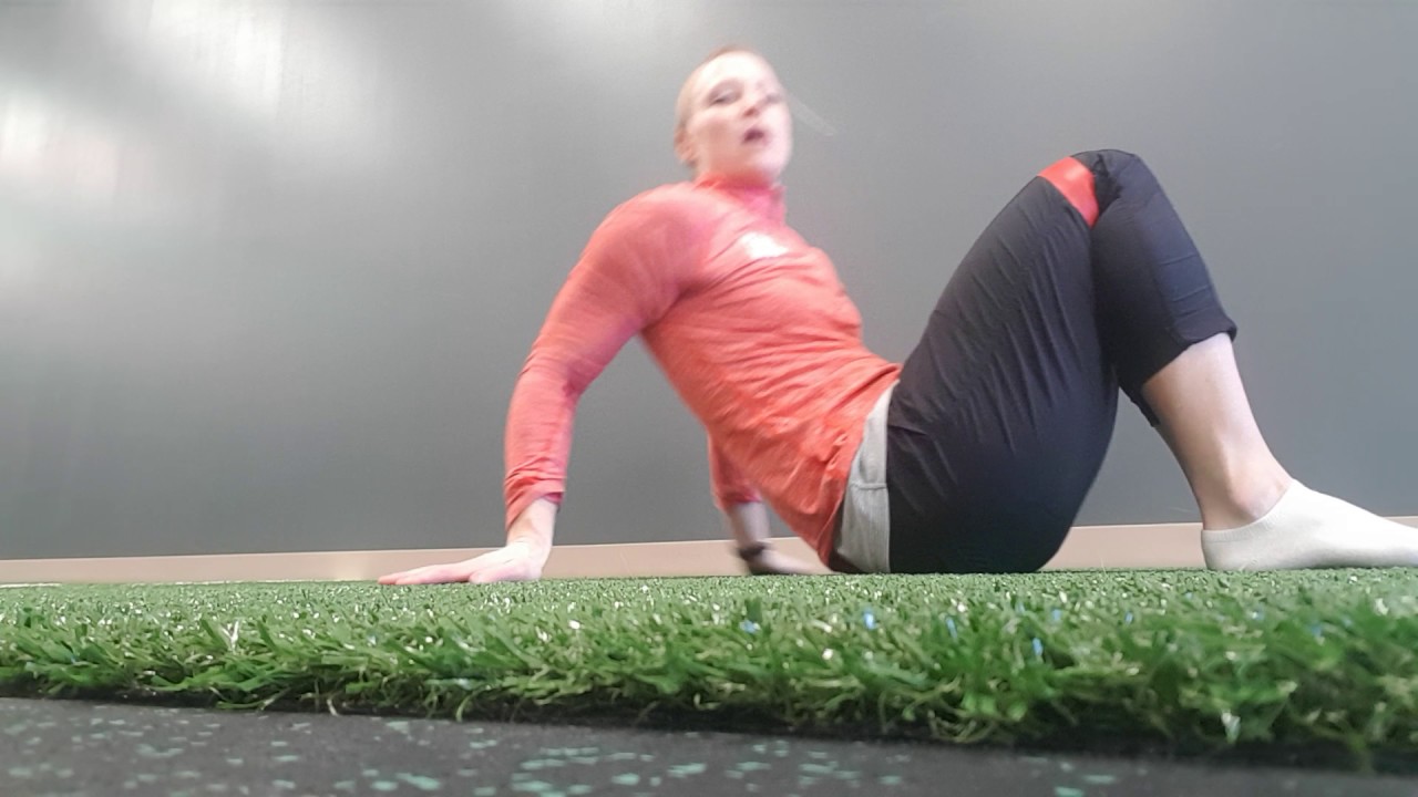 The Hub PT : Banded Hip Thrusts (aka Dynamic Reverse Bridge) - YouTube