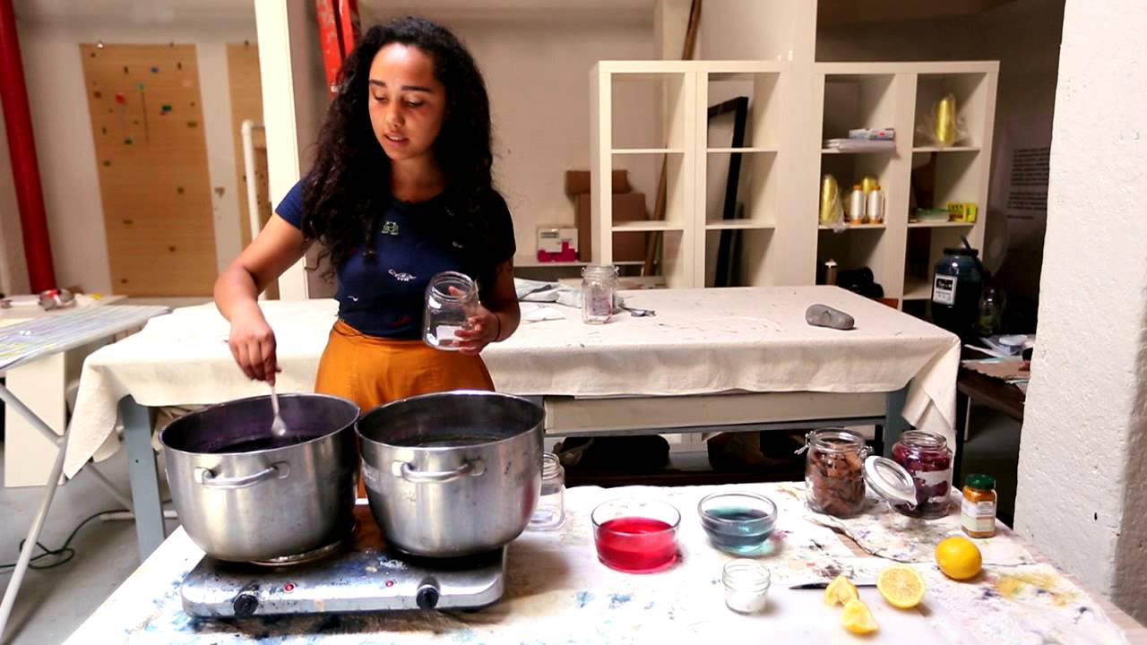 The Chemistry of Natural Dyes - Bytesize Science - YouTube