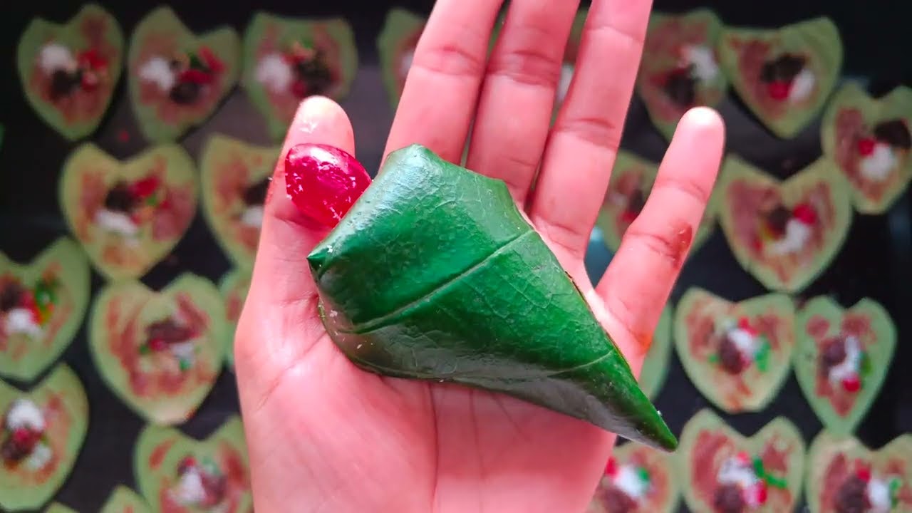 Indian paan making in Bulk|| Famous Paan making|| Paan preparation ...
