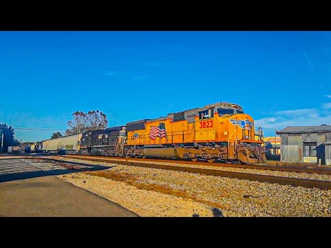 UP 3823 Leads NS 355 Through Purvis! - YouTube