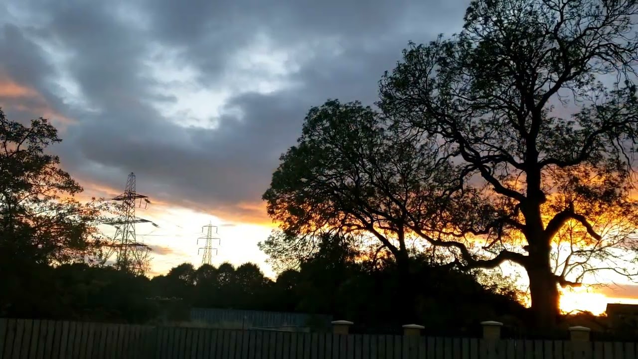 Alloa sunset - YouTube
