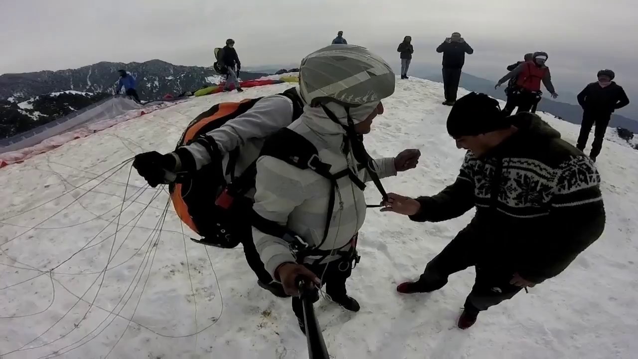 Paragliding Fom Bir Billing During SnowFall - YouTube